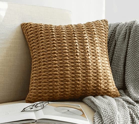 20 Cozy Dorm Room Ideas to Snuggle Up To