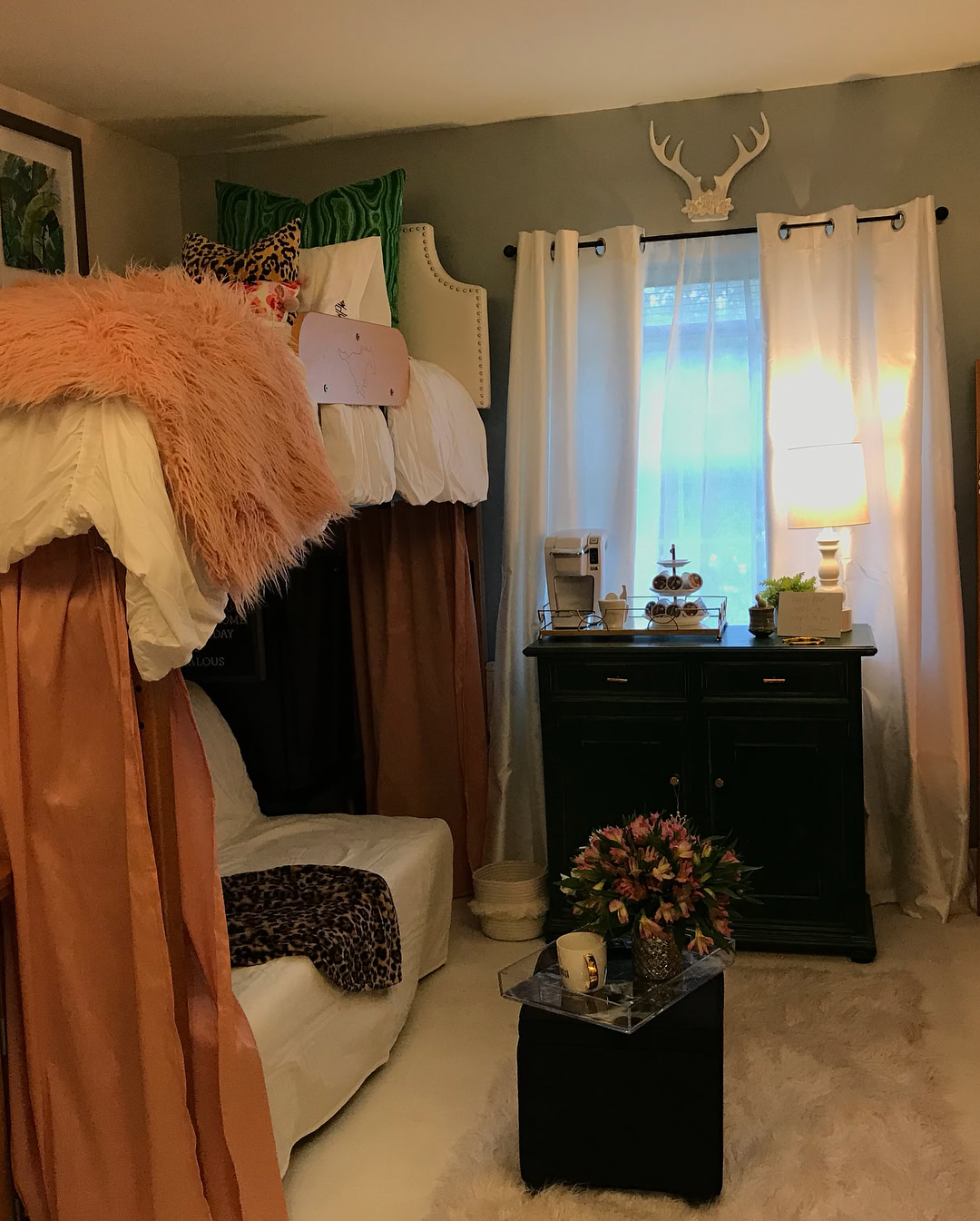 14 Seriously Impressive Girl Dorm Room Layout Ideas